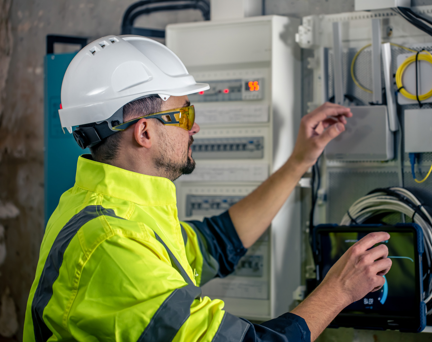 Workwear for Electrician. & How to Stay Protected | Multinormes Products